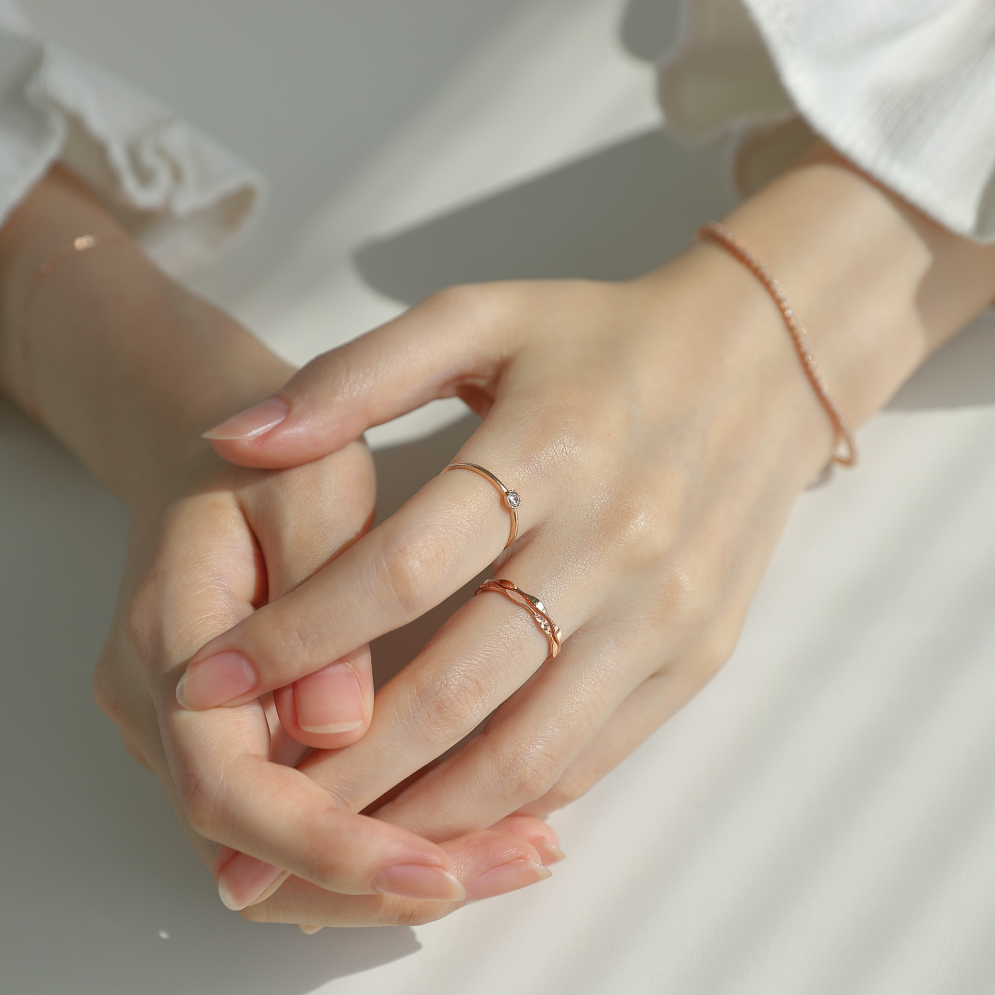 수많은 경력으로 최고의 촬영본을 만드는 손모델입니다 - 크몽