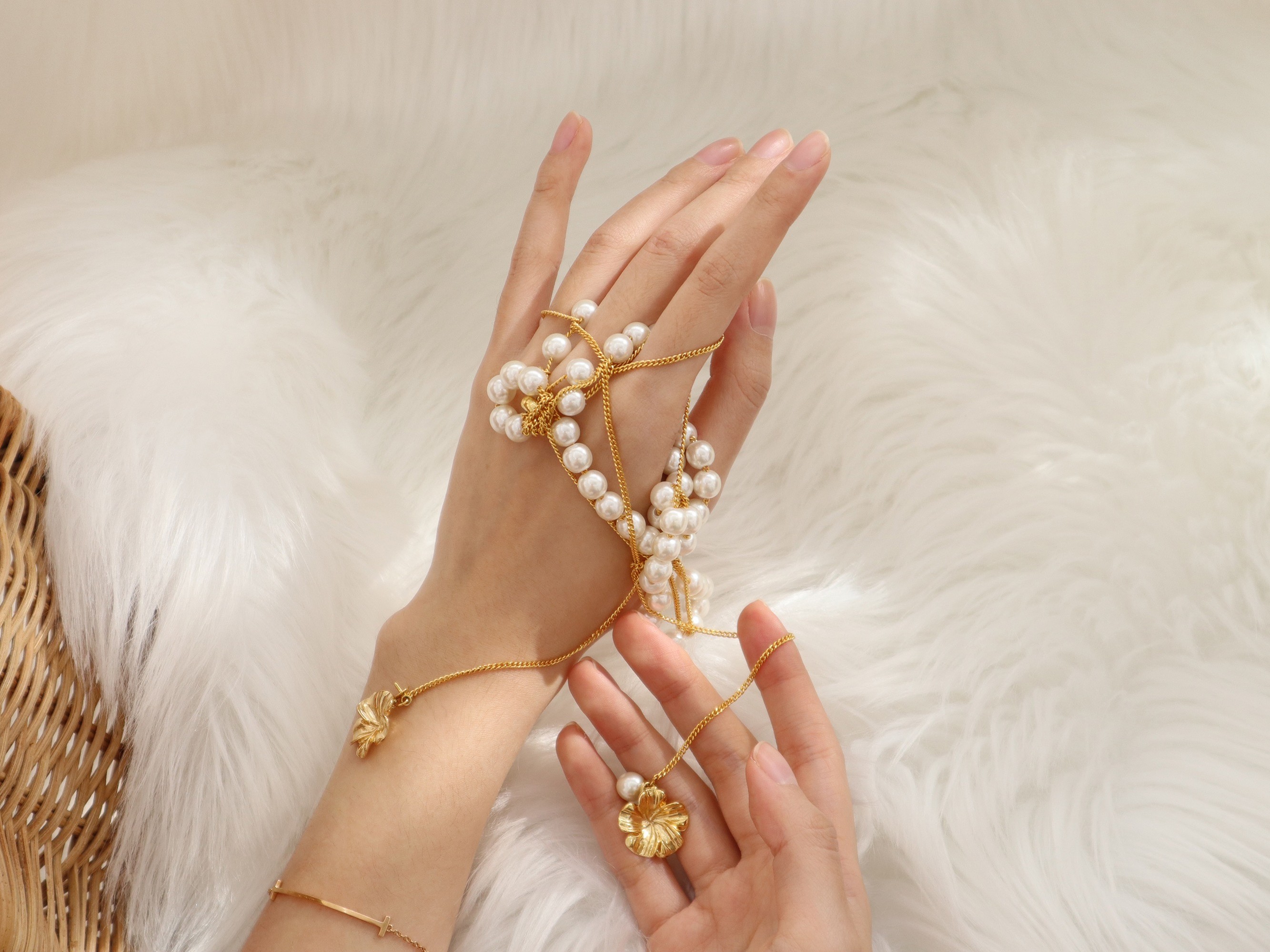 완성도 높은 결과물을 선물하는 손모델이 되어 드립니다. | 70000원부터 시작 가능한 총 평점 5점의 영상·사진·음향, 모델 ...