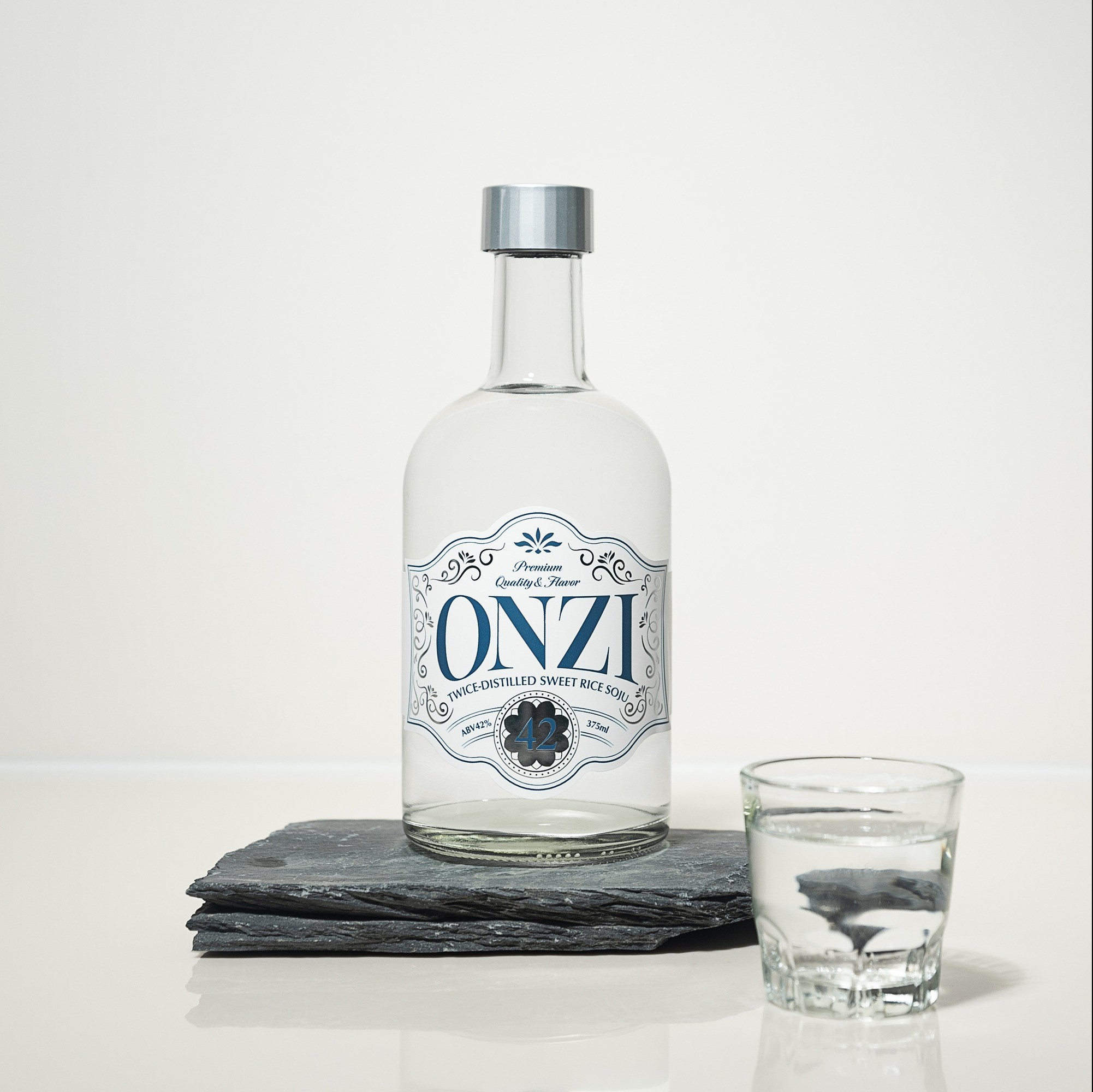 [제품사진] 온지술도가 온지소주 ONZI SULDOGA ONZI SOJU, 제품·홍보 사진 포트폴리오 - 크몽