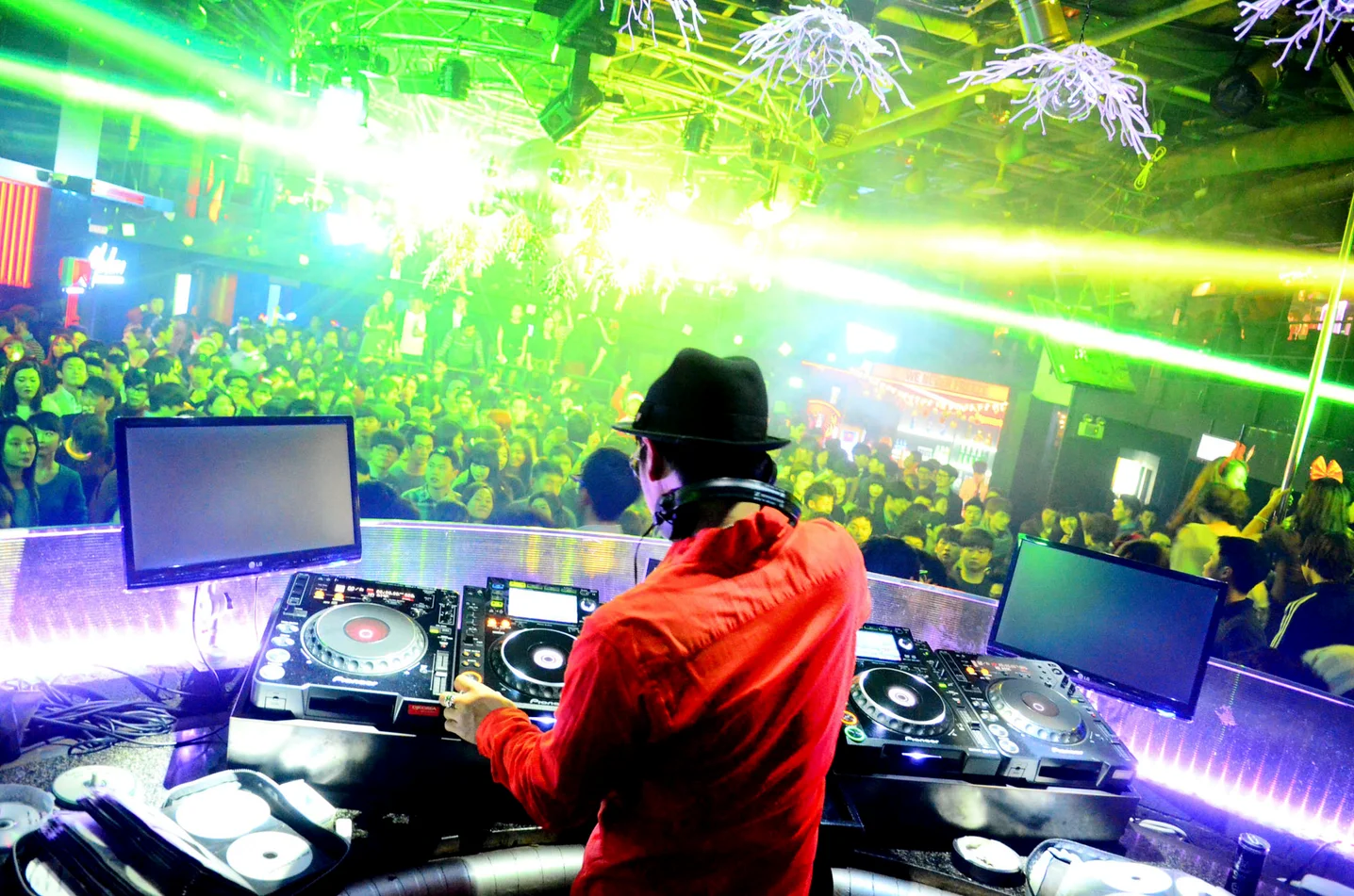 [촬영/보정] 홍대 Club M2 전속 포토그래퍼로서 사진 촬영, 제품·홍보 사진 포트폴리오 - 크몽